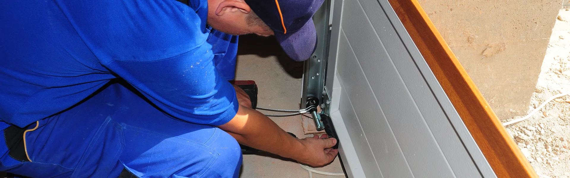 Garage Door Hardware Broke Kitchener, Ontario | Repairing Services For ...